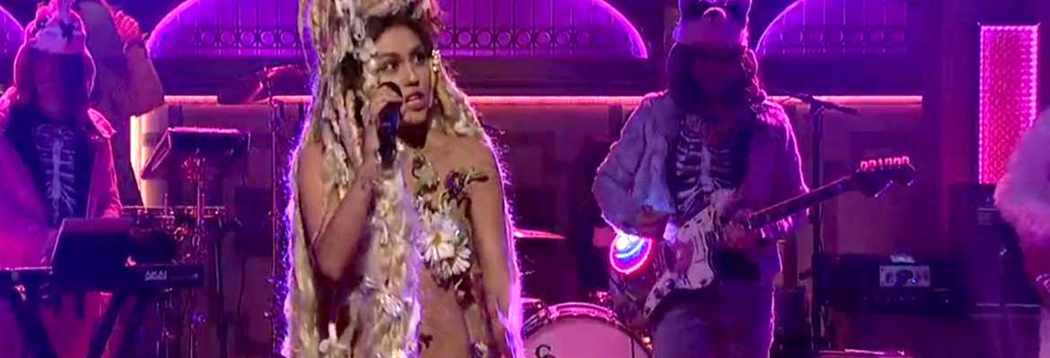 MILEYS SMILEY MAKES AN APPEARANCE ON SNL – WBM Tek
